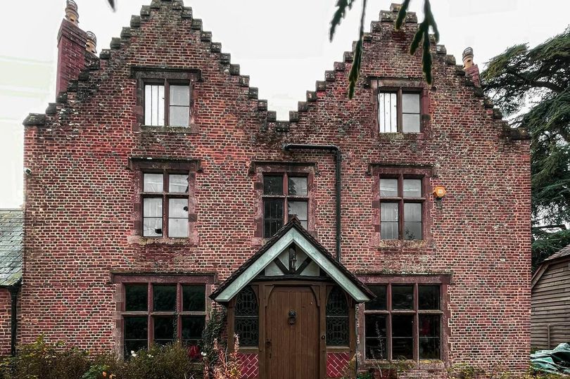 Man finds £1.4m mansion deserted in woods and is gobsmacked at what's ...
