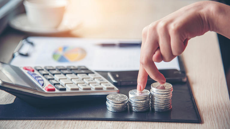 4 expenses experts say you can easily cut in half