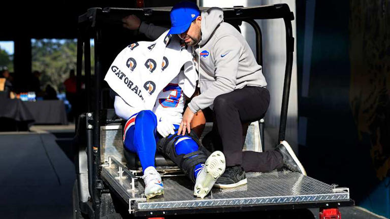 Projecting Bills' depleted WR group after Gabe Davis' disturbing injury ...