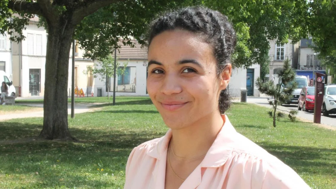 Moroccan-French woman faces online hate after she announces municipal bid