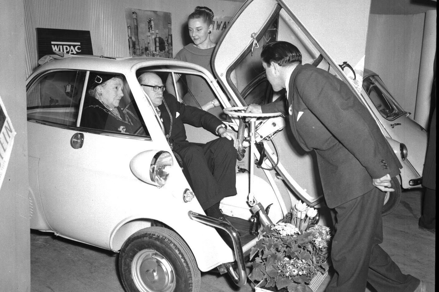 Northampton as it used to be: 55 pictures of planes, trains and ...