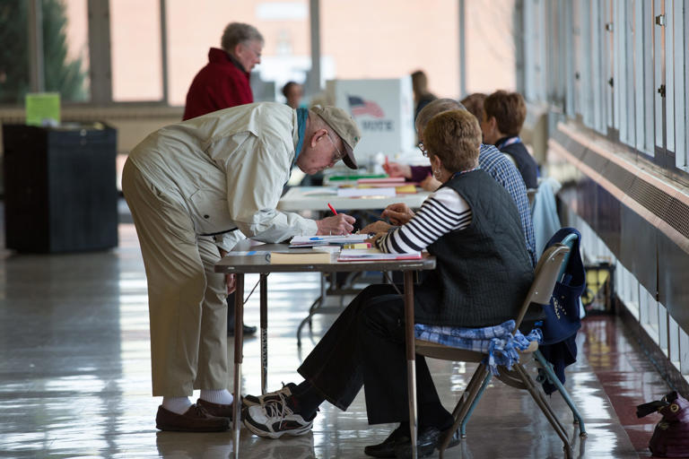 Oshkosh spring election ballot led by council, school board races