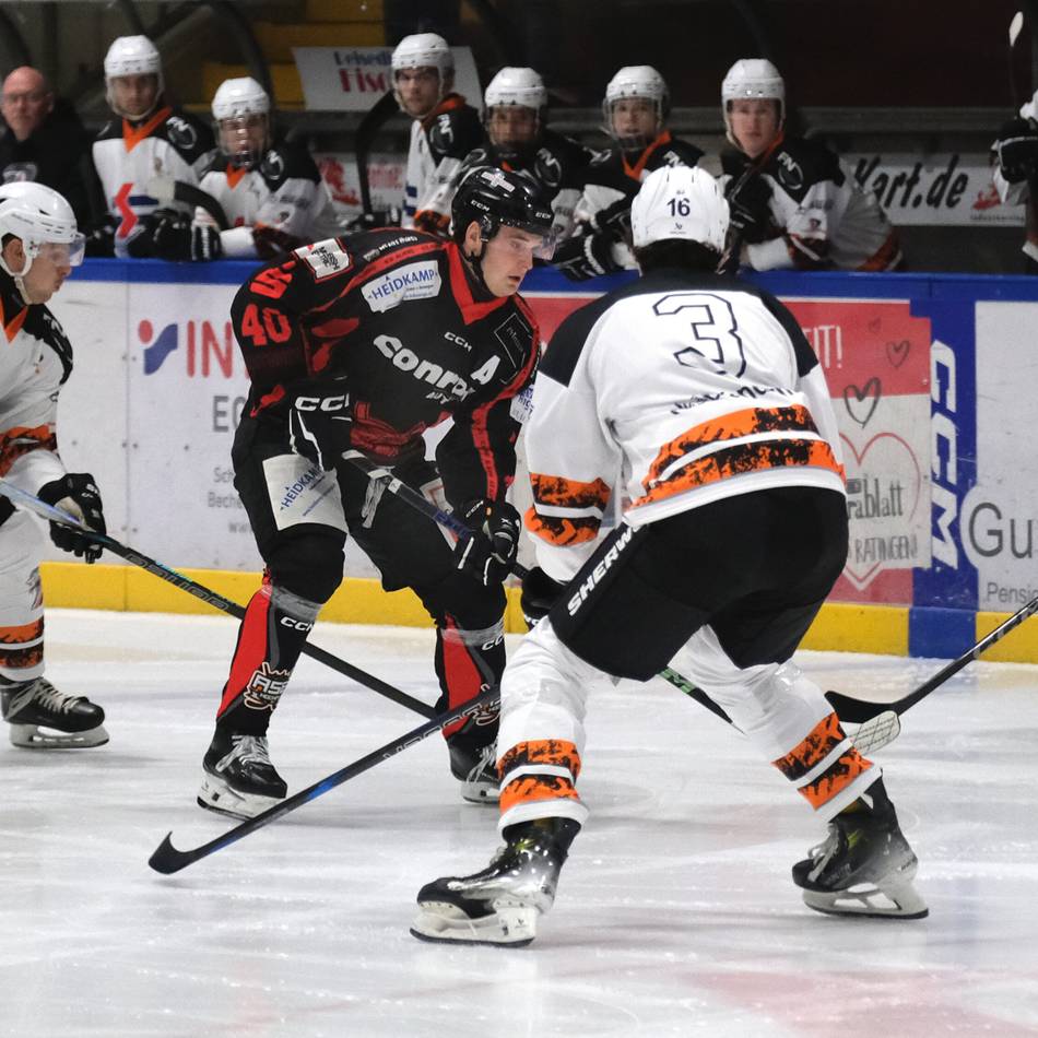 Karnevalsshirts und Sieg: Ice Aliens festigen Platz zwei