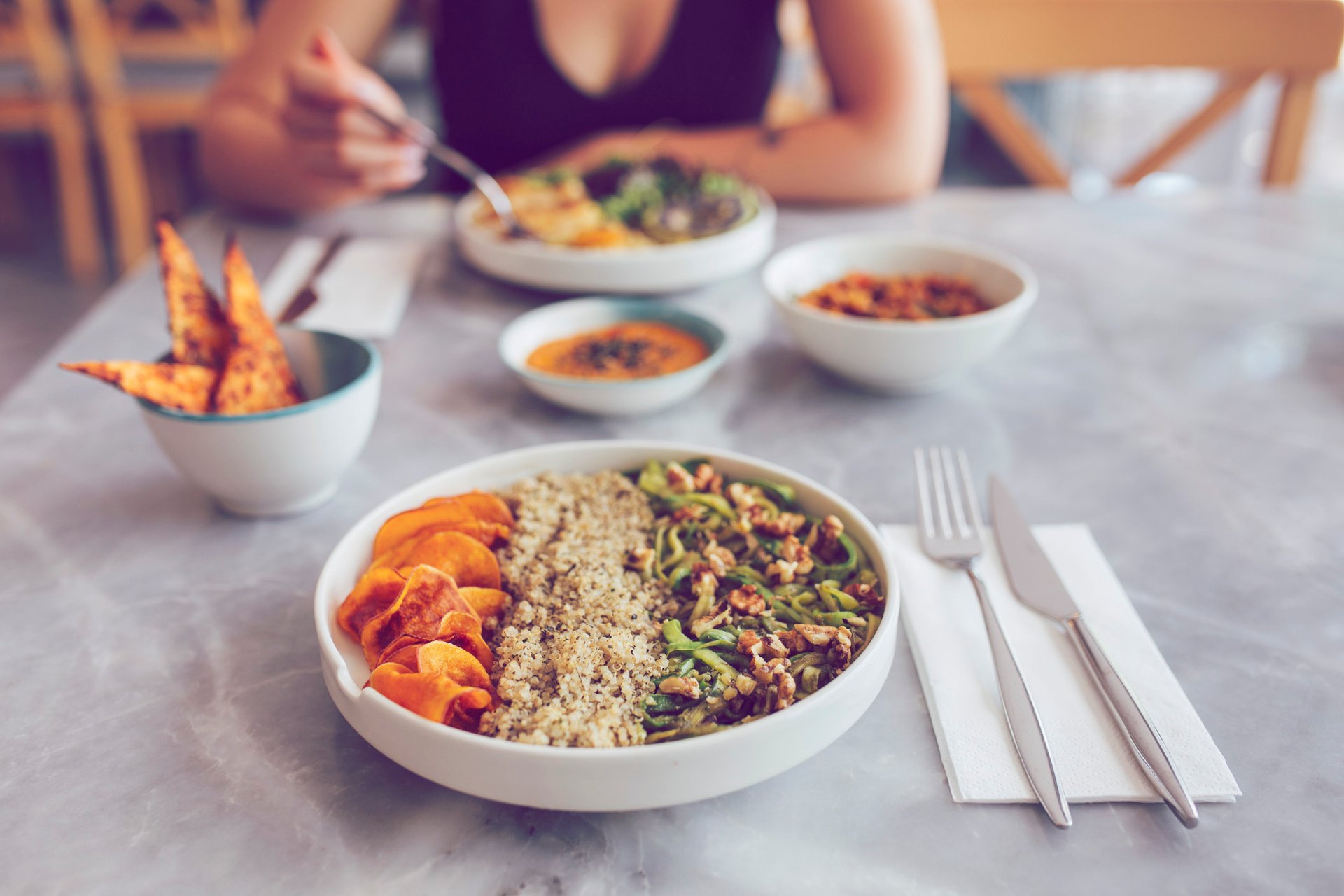 16 vegane Fertiggerichte für Tage, an denen selbst Bestellen zu lange ...