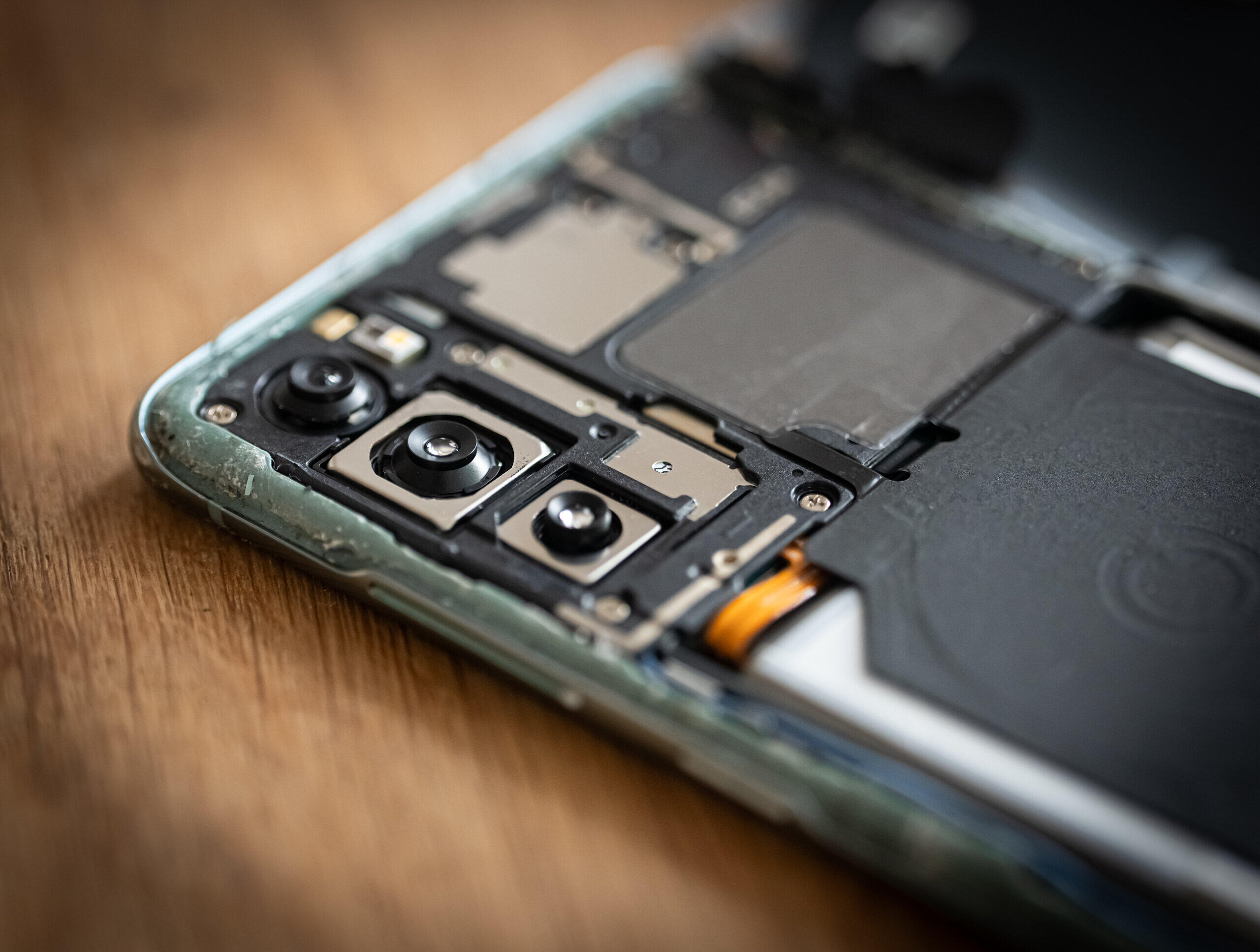 Steuerverschwendung? Zoll kauft unbrauchbare Smartphones für 35 ...