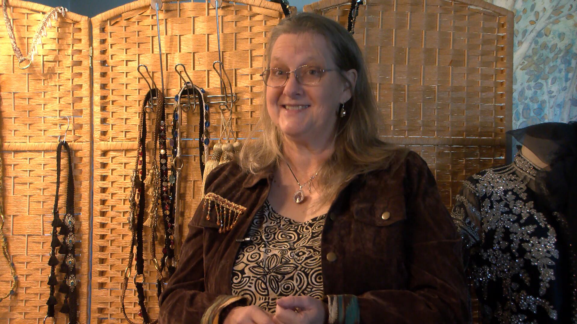 Mississippi woman known worldwide for handmade, unique horse tack