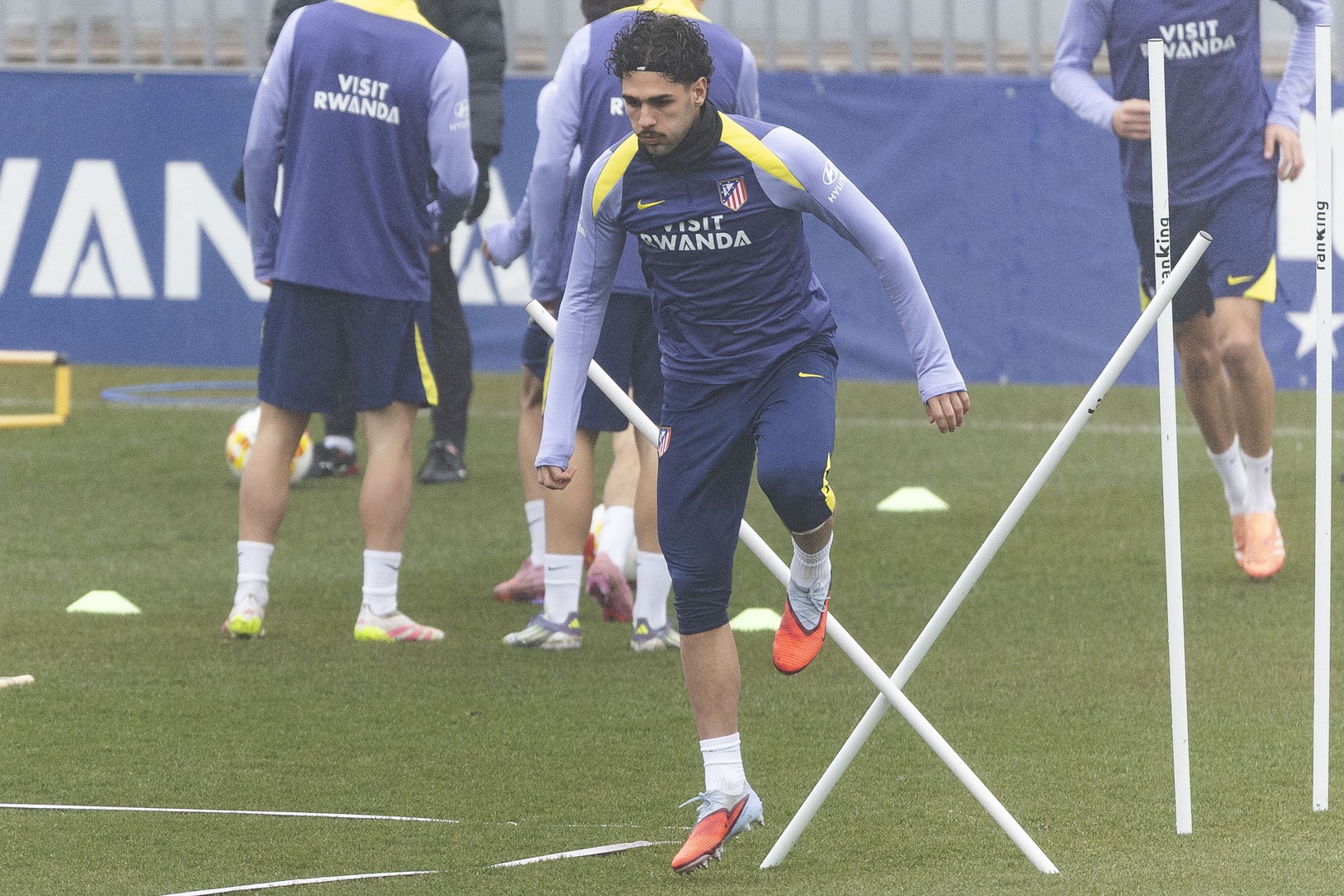 El Atlético ultima su puesta a punto para Riazor sin Koke, Lenglet y Nico