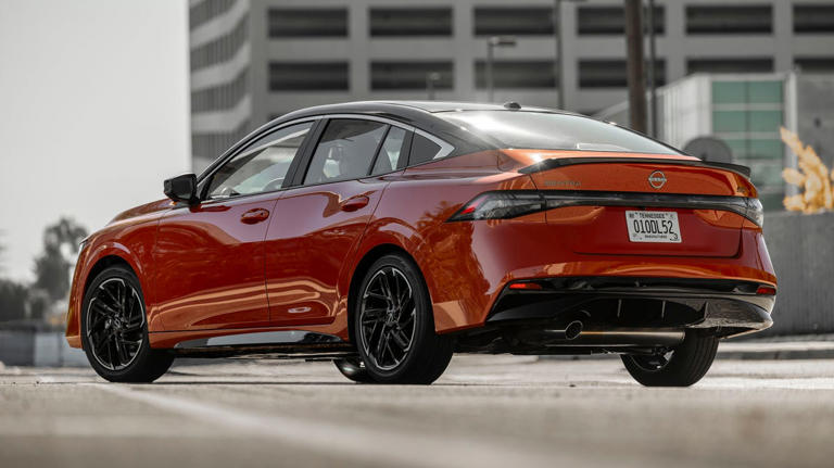 Bigger screens, same old story? Testing the 2026 Nissan Sentra SR