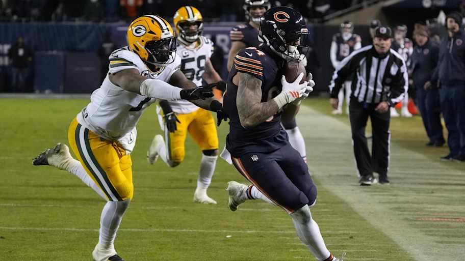 PFF grades are in: Here's who led Chicago Bears' offense in playoff win ...