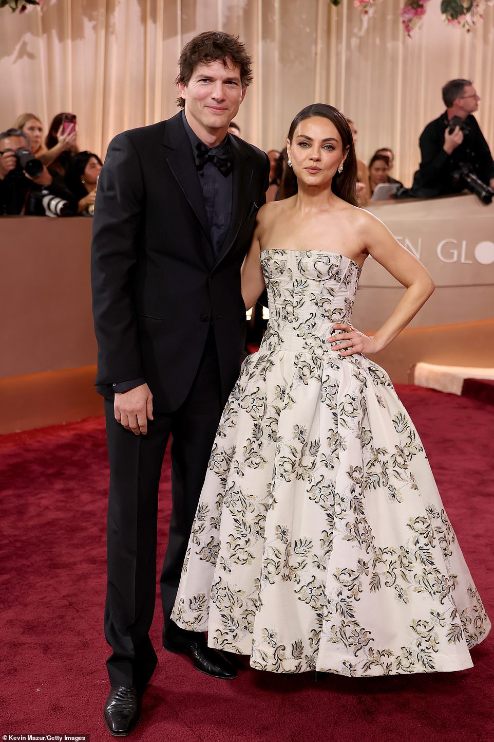 Mila Kunis and Ashton Kutcher break four-year award show hiatus