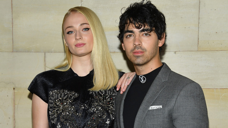 Body language expert tells us how Joe Jonas and Sophie Turner really ...