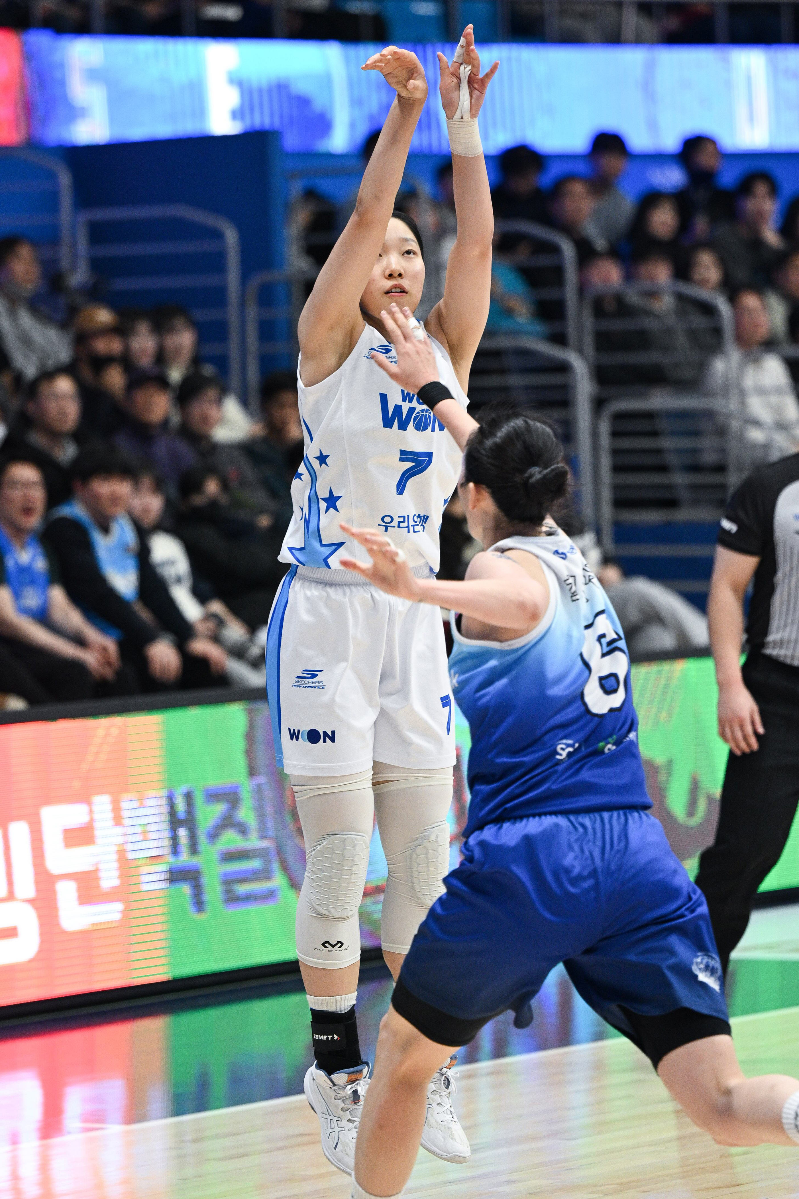 Woori Bank's win extends Shinhan Bank's losing streak to eight