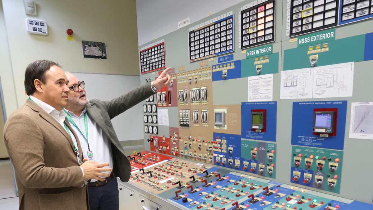 Pérez Llorca pide la continuidad de la central nuclear de Cofrentes y ...