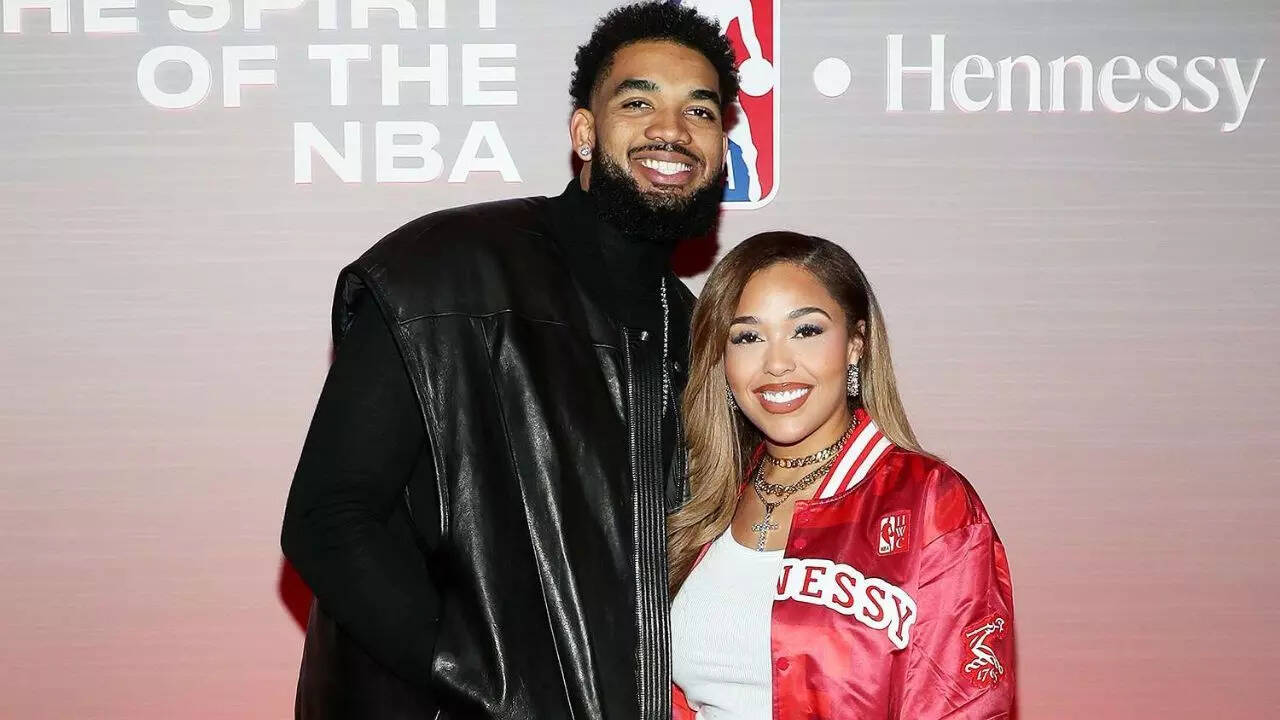 Jordyn Woods dazzles in winterwear trapper hat as Karl-Anthony Towns ...