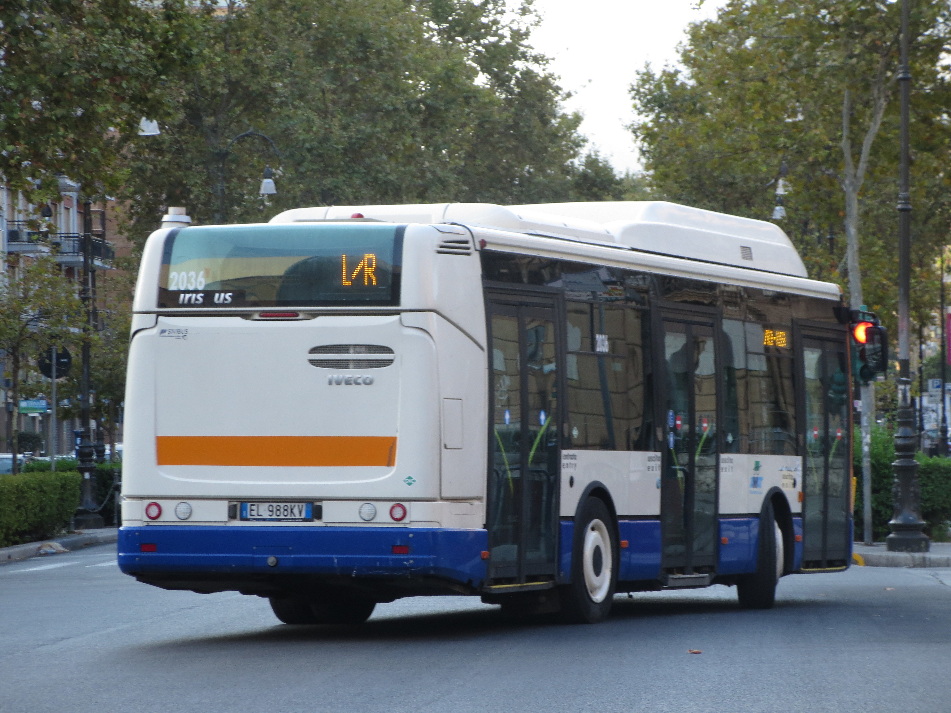 Polveriera Zen, rubata pensilina della fermata dei bus a Palermo