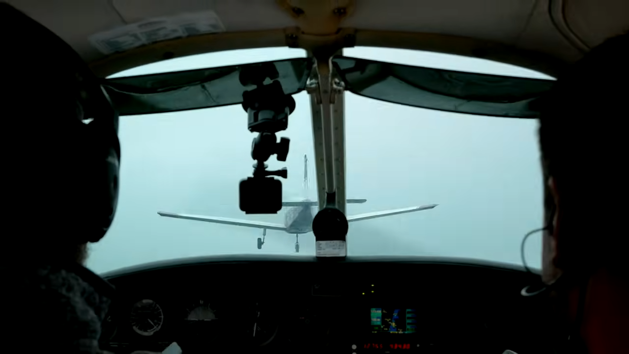 Watch planes fly so close it feels uncomfortable