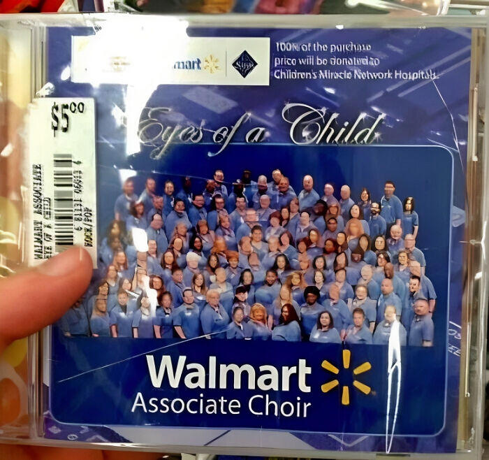 27 of the most chaotic things seen on “People of Walmart”