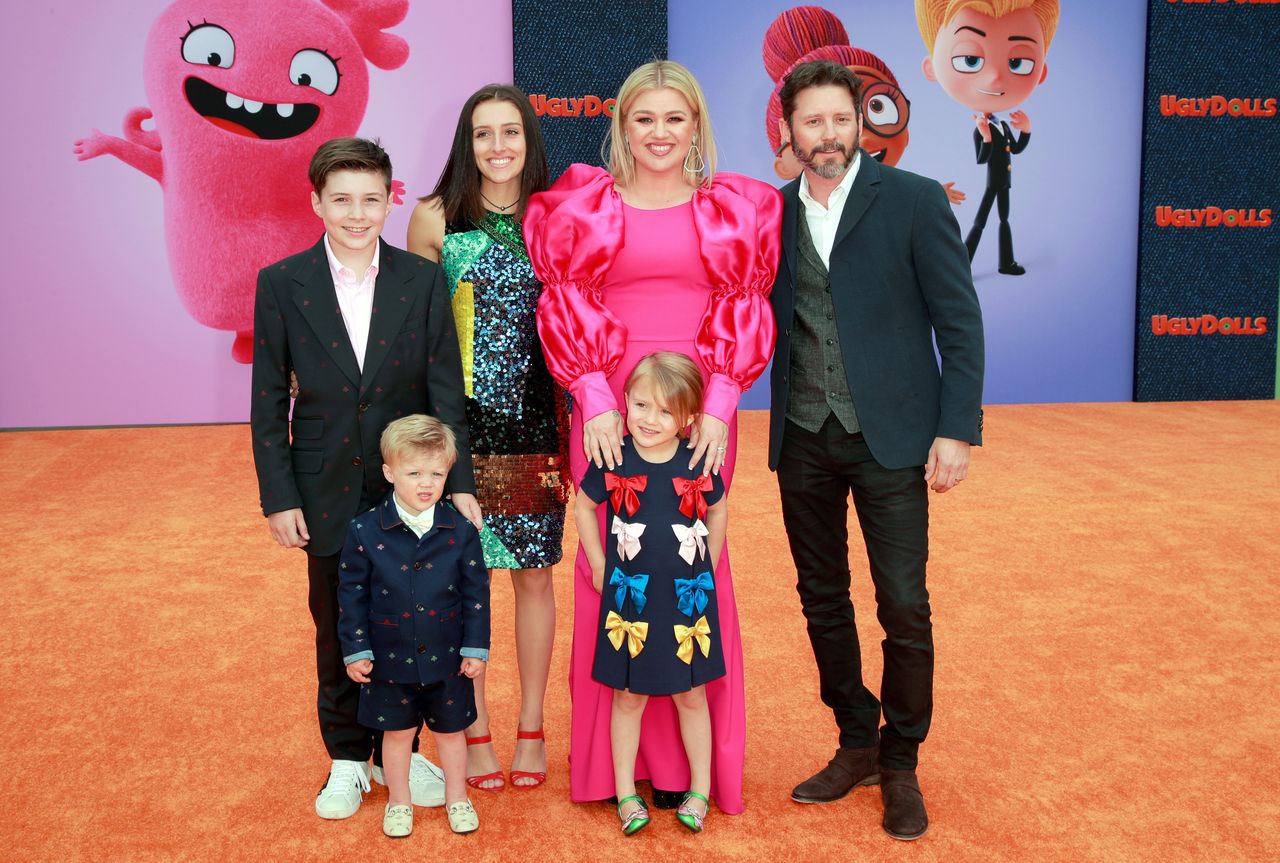Kelly Clarkson reveals how her kids are doing 5 months after ex-husband ...