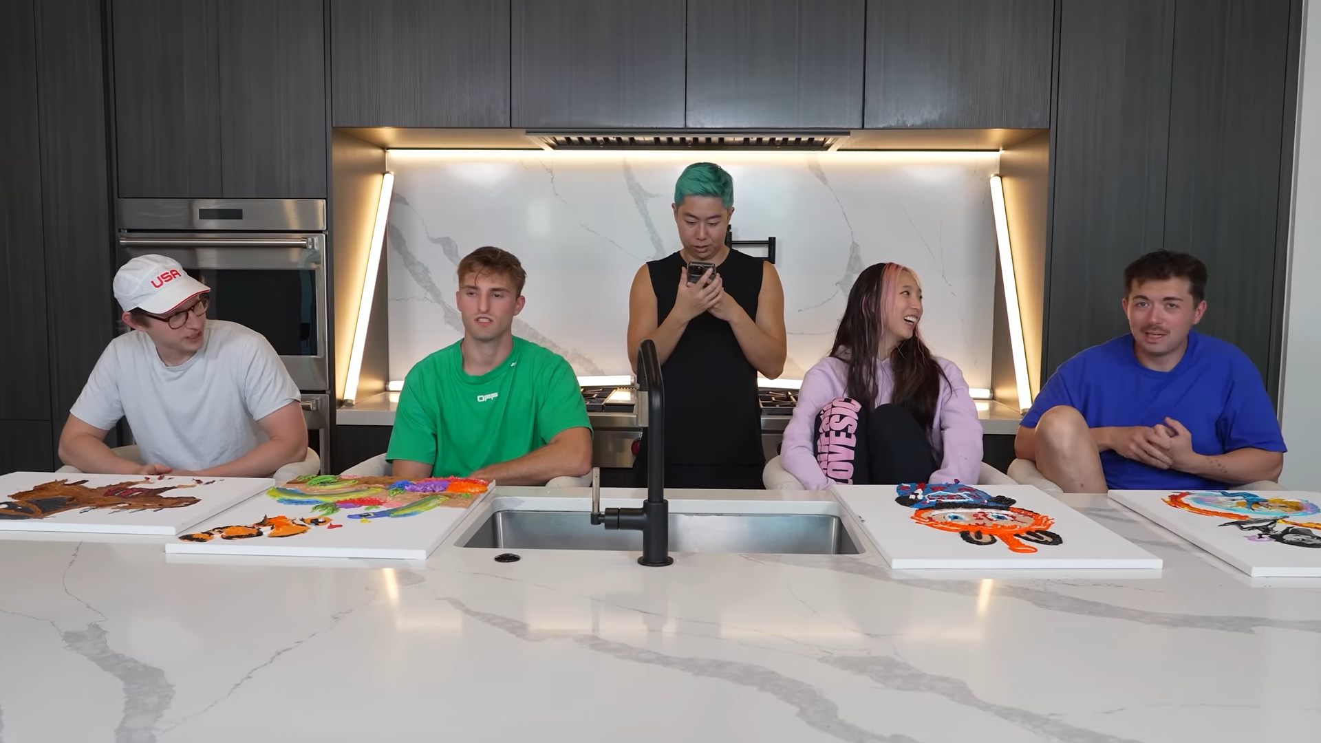 Who can win $10,000 with frosting art