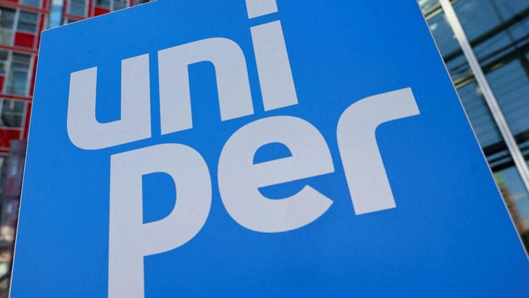 Germany's Uniper in long-term pact with AM Green for green ammonia offtake