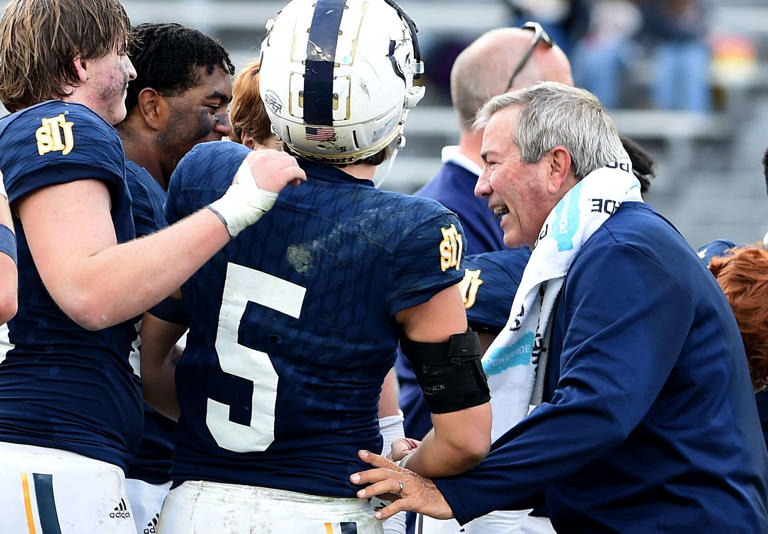 ‘A good man, a man of class’: Friends, colleagues remember Hall of Fame ...