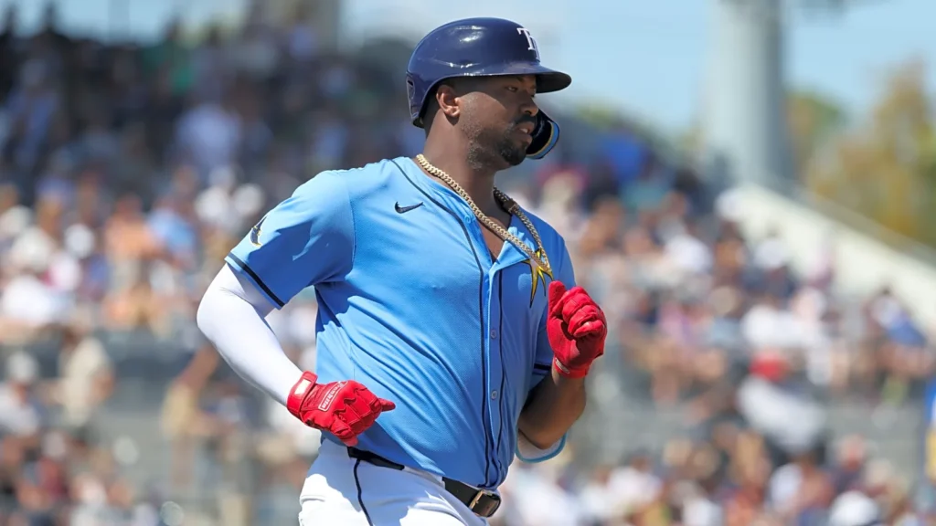 The Blue Jays agree to terms with Eloy Jimenez