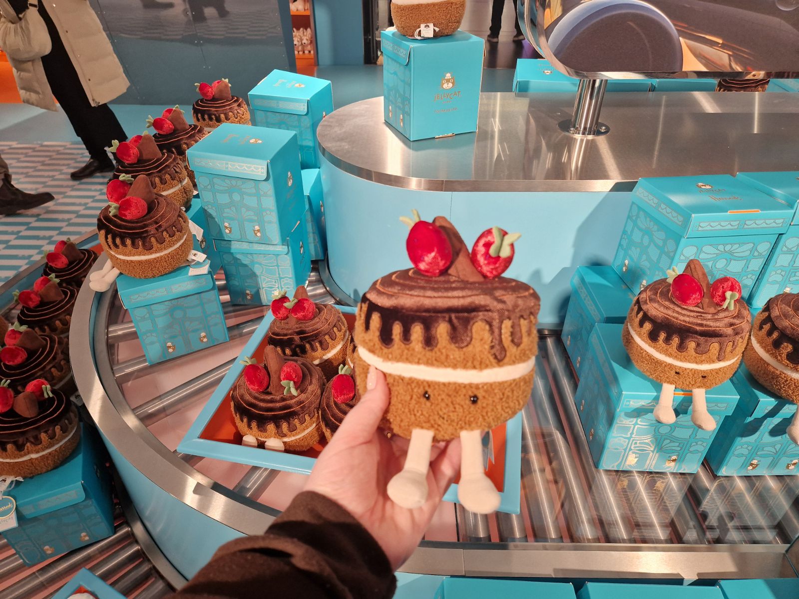 Glacy chocolate cake Jellycat: First look at new exclusive Harrods ...