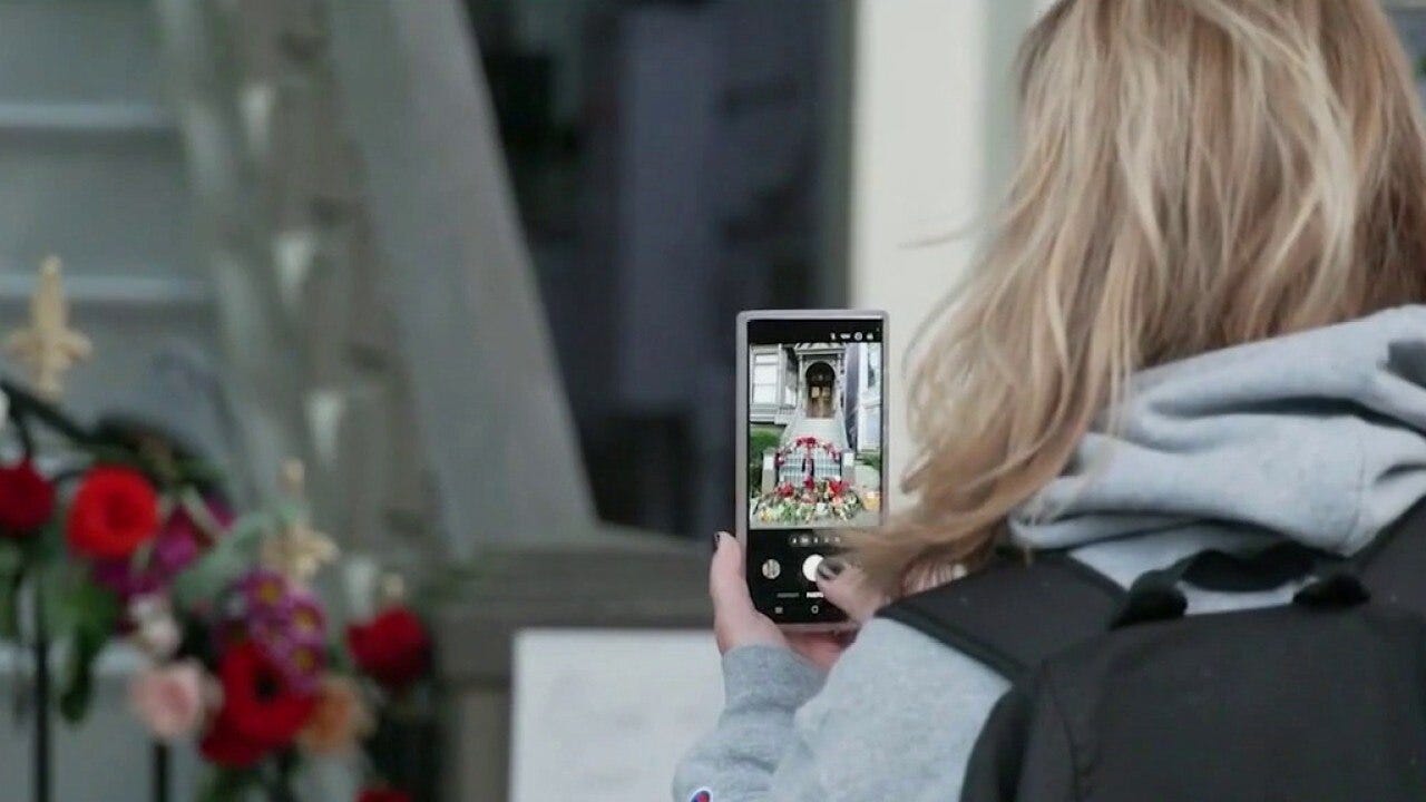 Memorials grow for the late Grateful Dead's Bob Weir