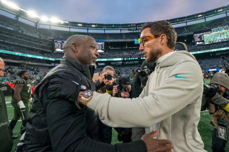 4 NFL teams eye Mike McDaniel for vacant head coach position