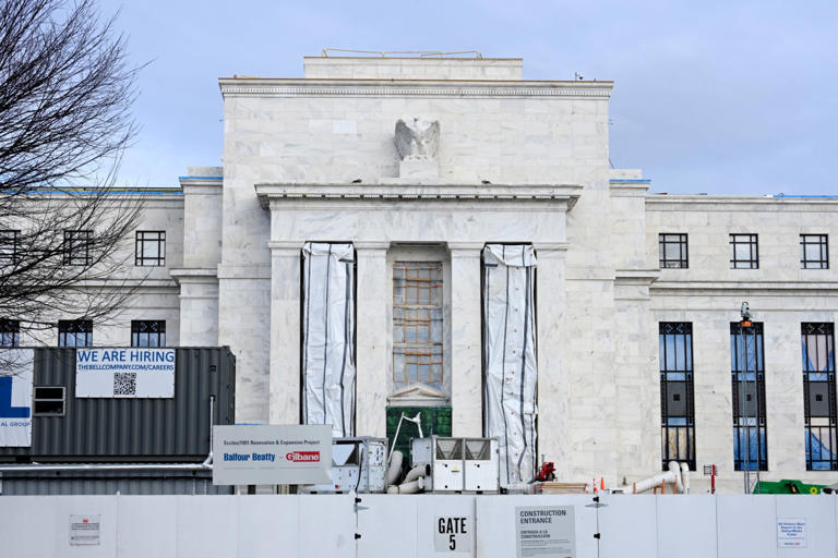 US investigates top financial official in major probe