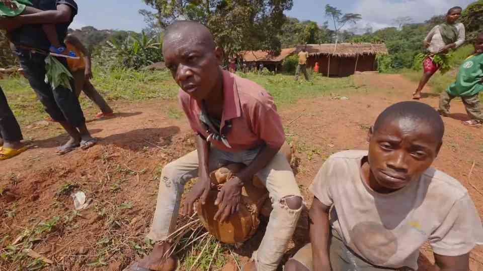 This is how I was left alone with an African tribe - "No way out"