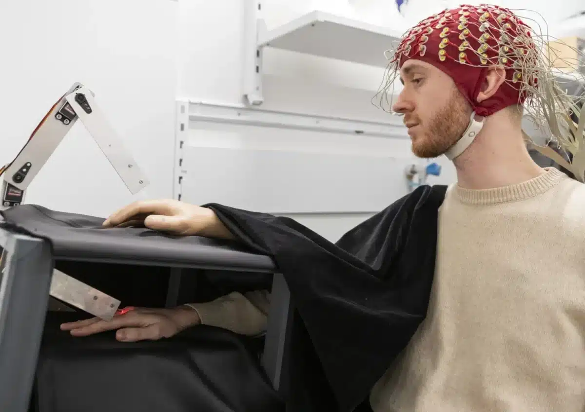 Brain waves control how your body feels like 'yours,' study finds
