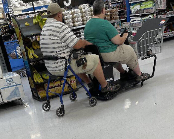 27 of the most chaotic things seen on “People of Walmart”