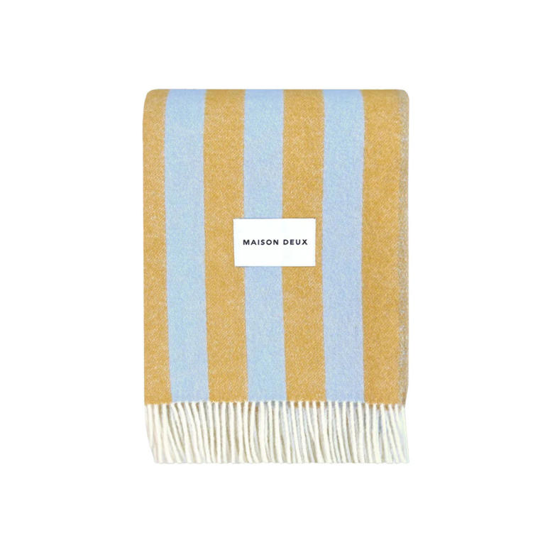 Jessie Buckley’s Golden Globes gown made me see powder blue differently ...