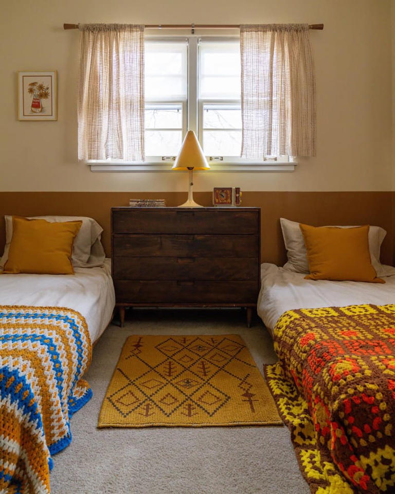 A $100 makeover turned this plain bedroom into a retro dream