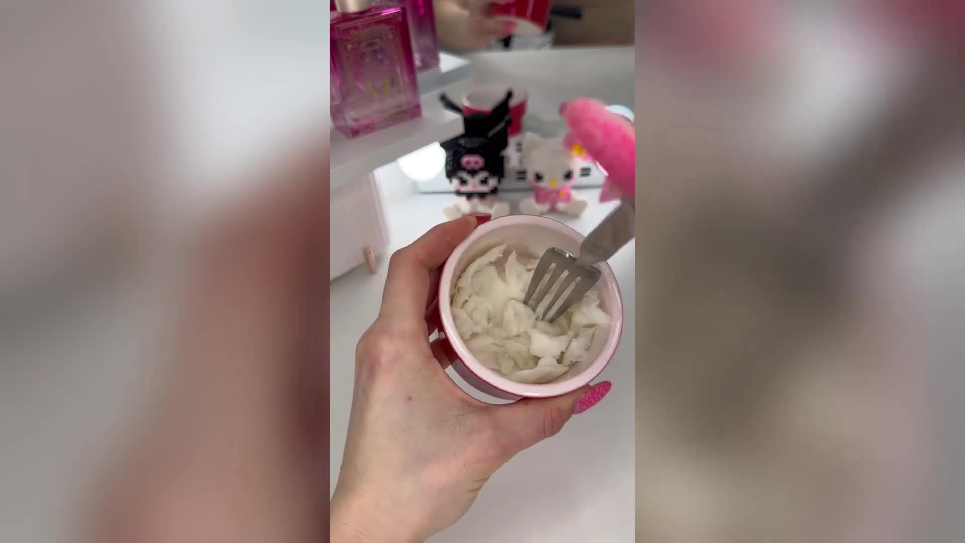 I made a textured stitch from toilet paper? DIY canvas art tutorial 😱😍