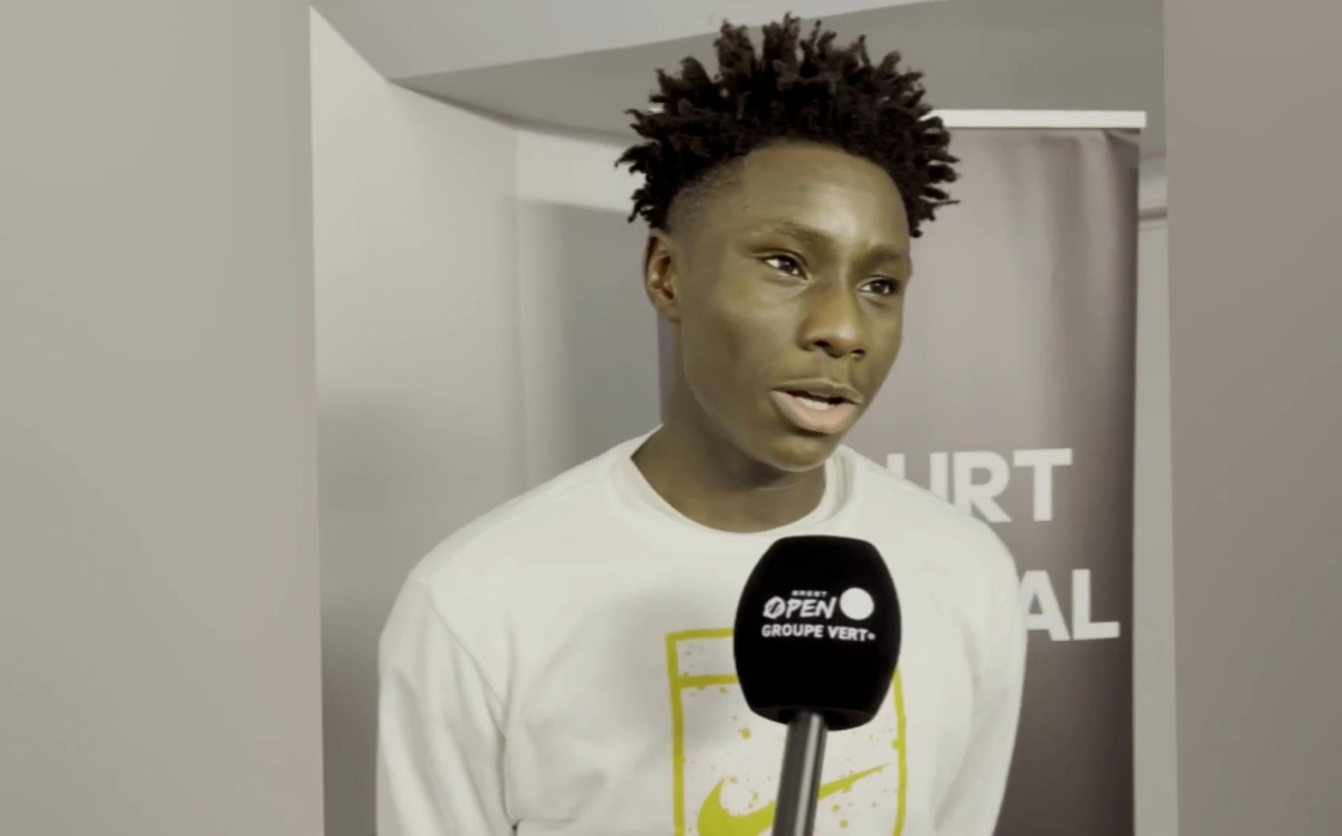 Moise Kouame wins first pro title for 2009 generation, enters history