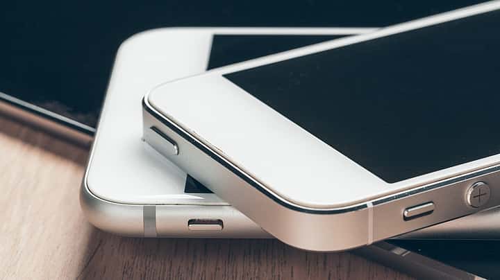 Apple overtakes Samsung, bags highest global smartphone market share in ...