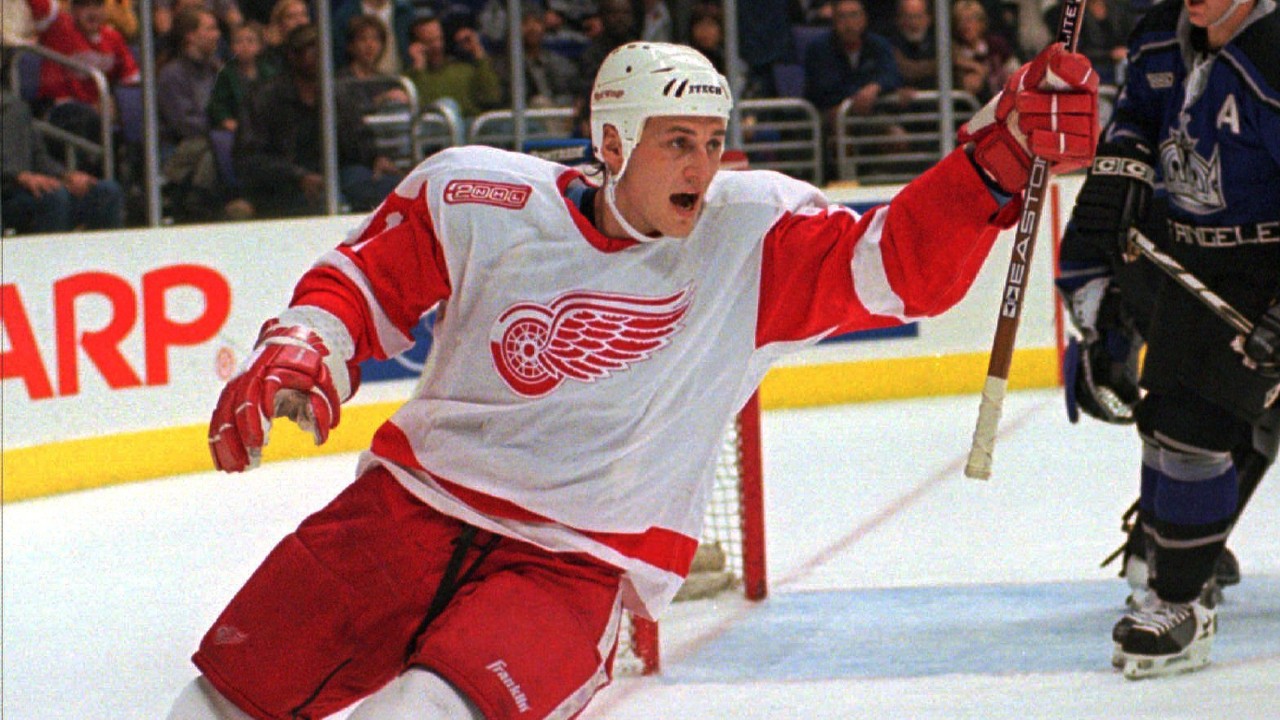 Why did it take so long for Red Wings to honour Fedorov?