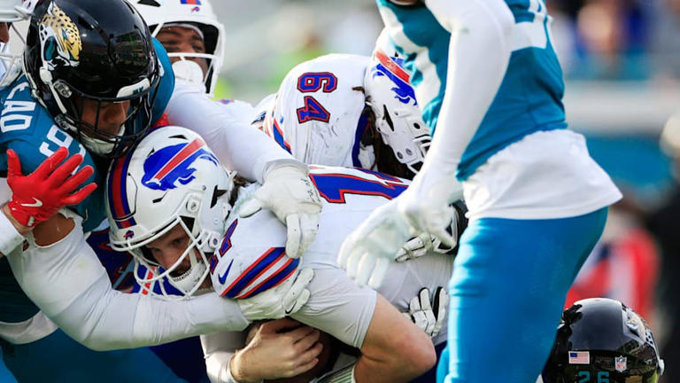 Ex-NFL team doctor says Josh Allen 'hurt, not injured' as Bills prepare ...