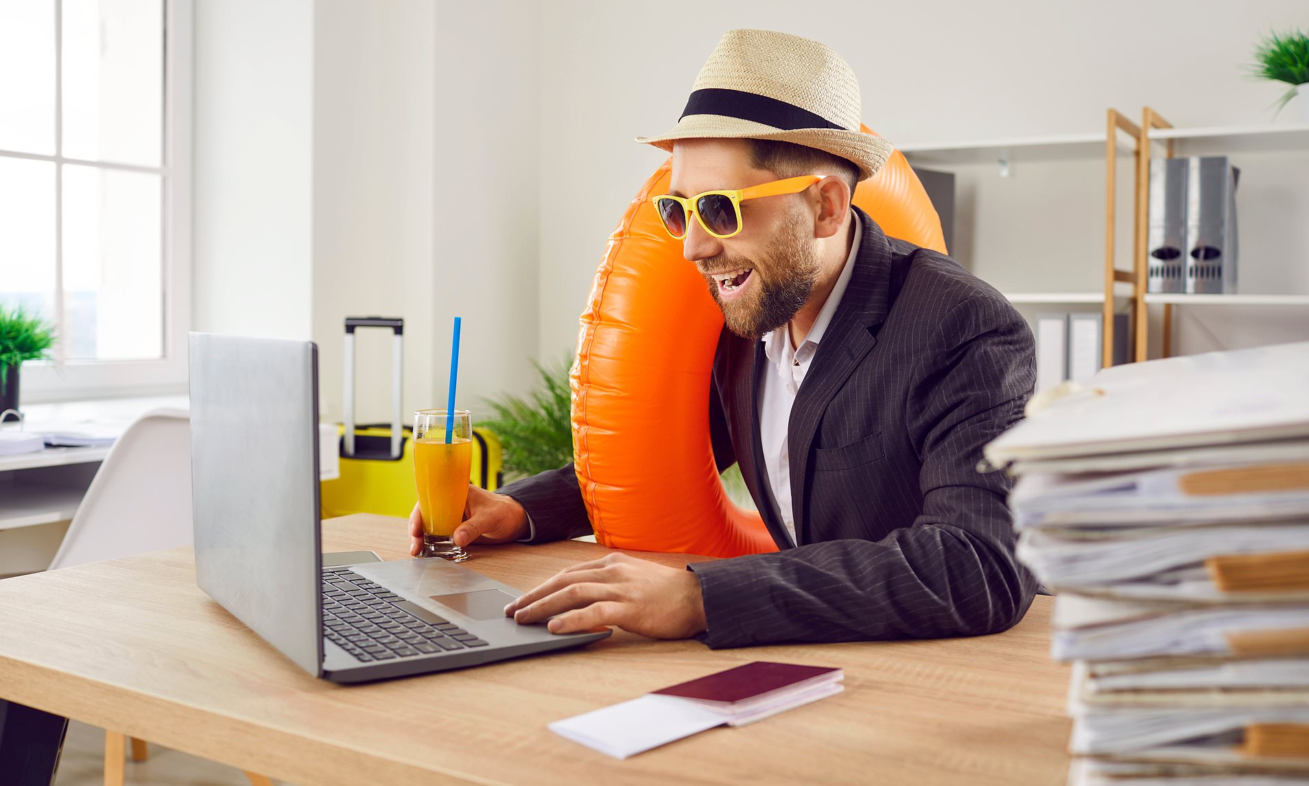 Holidaymaker reveals hack that saved them $1,000 on their flight