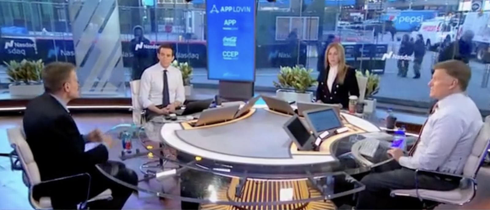 'Not gonna take that bait': CNBC's Joe Kernen spars with Dem senator ...