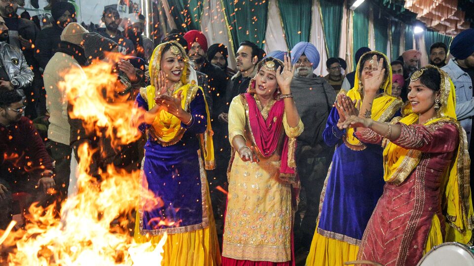 Happy Lohri 2026: 50 wishes, WhatsApp messages, Facebook statuses ...
