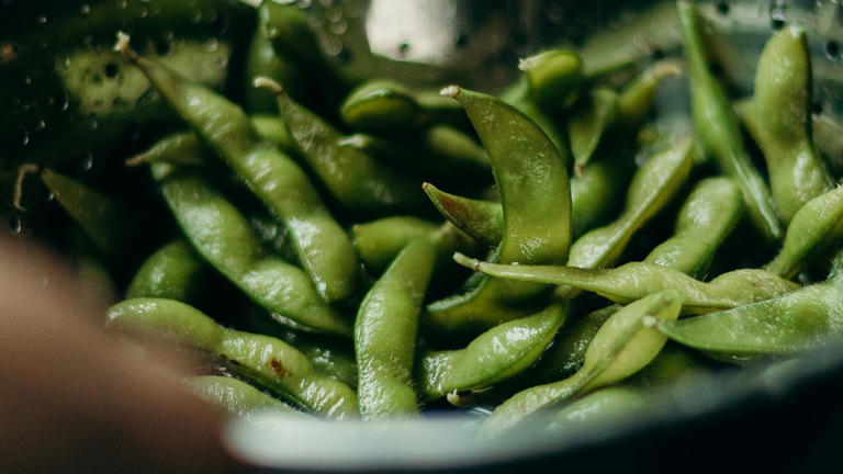 Still confused about eating edamame? Here’s how you do it