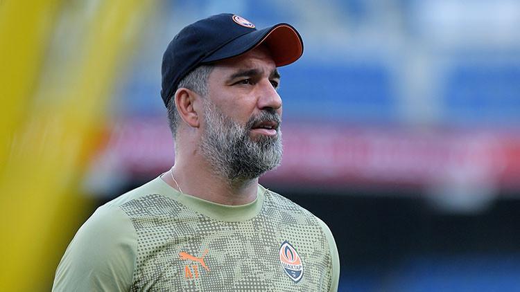 Arda Turan: "Dünyadaki tüm savaşların bitmesi dileğiyle!"