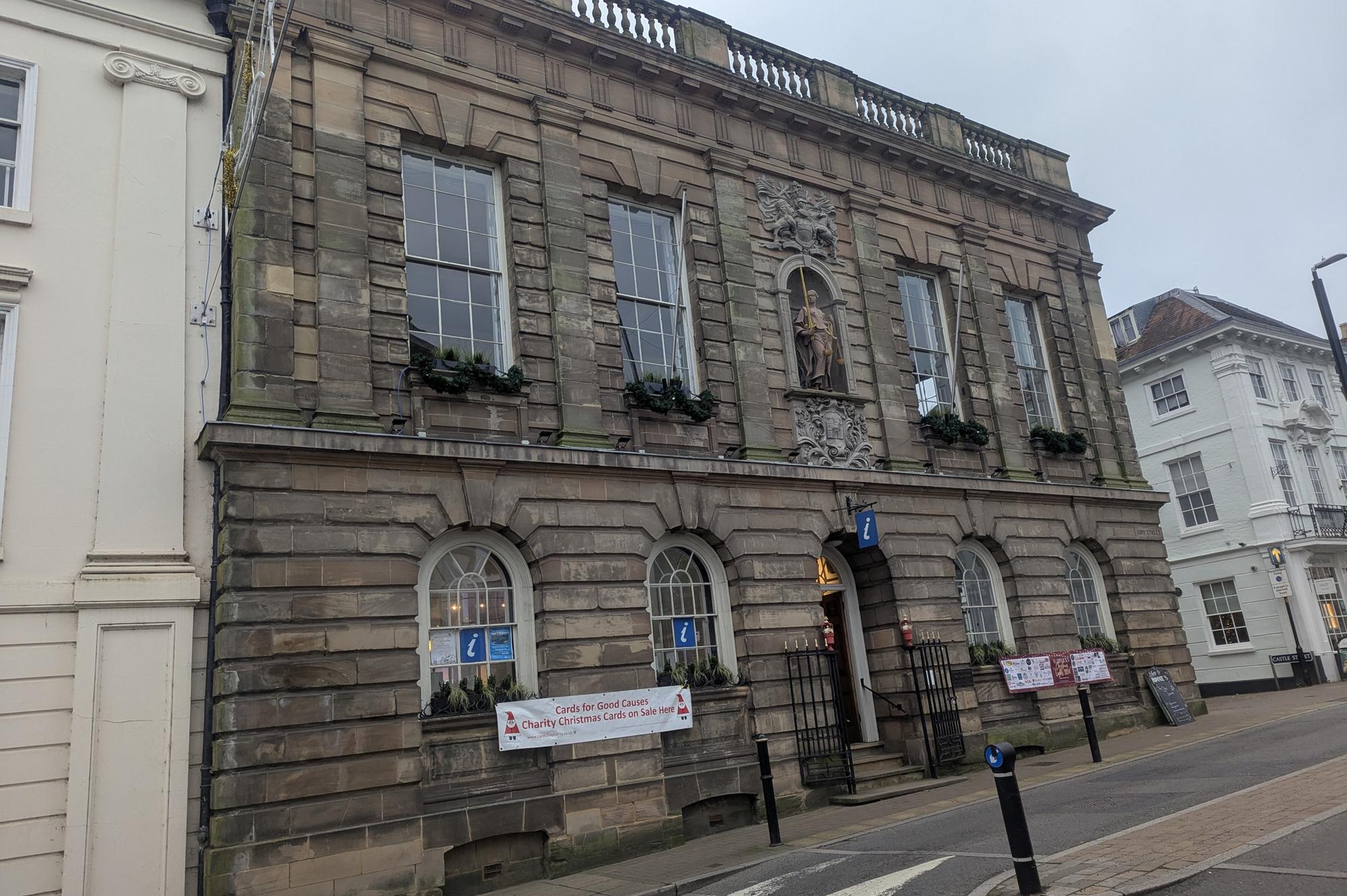 Warwick community invited to quiz night in aid of Warwick’s Christmas ...