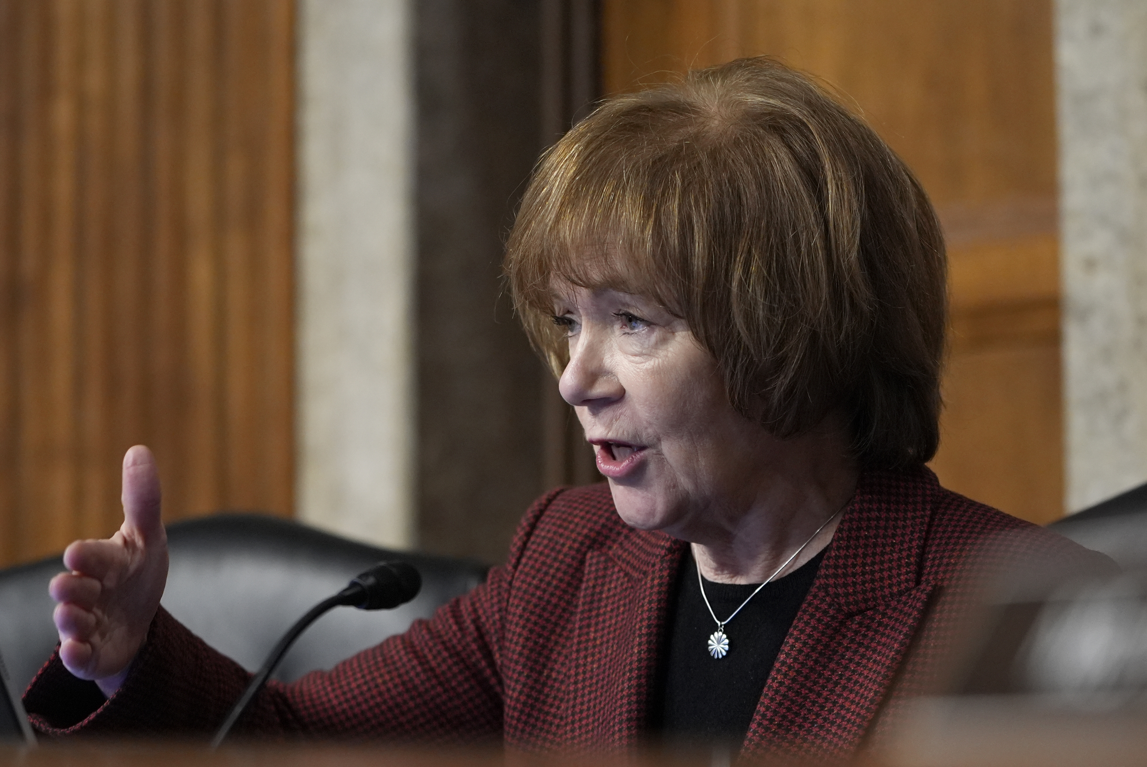 Tina Smith accuses Trump administration of cover-up in ICE shooting