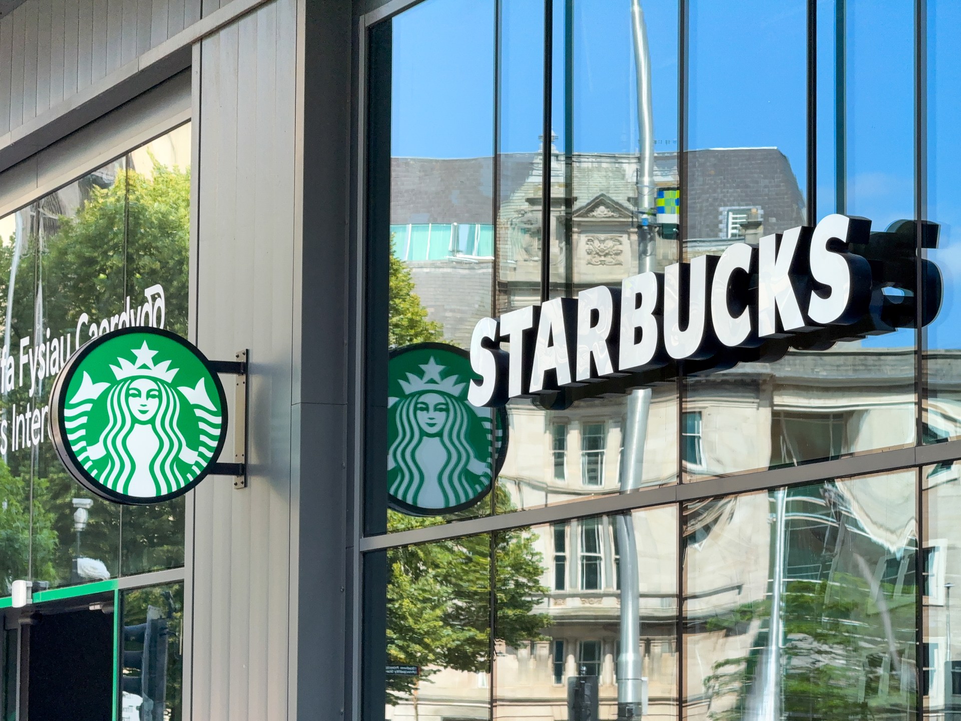 Starbucks cup people 'brawled' over is coming to UK