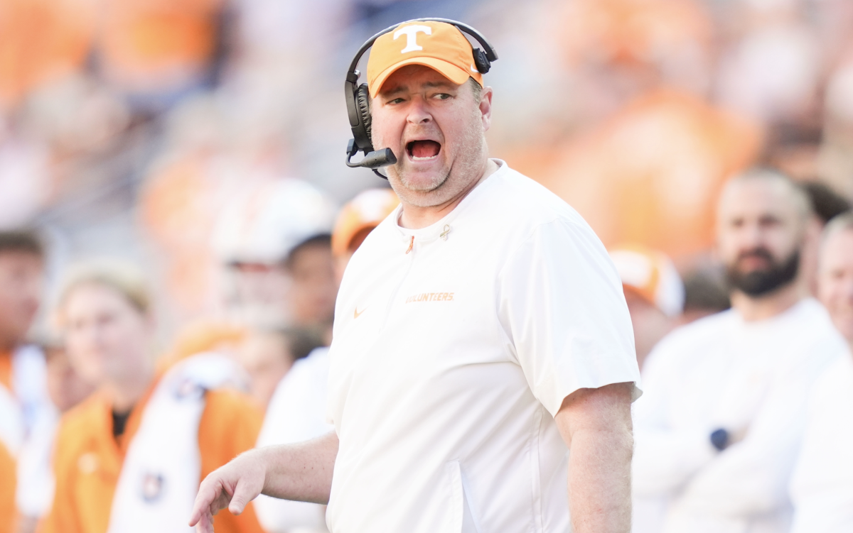 National insider predicts that 2 of the Tennessee Vols' top remaining ...