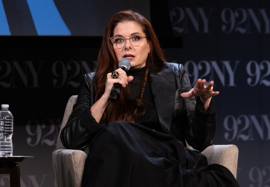 Debra Messing calls out activists' silence on Iran